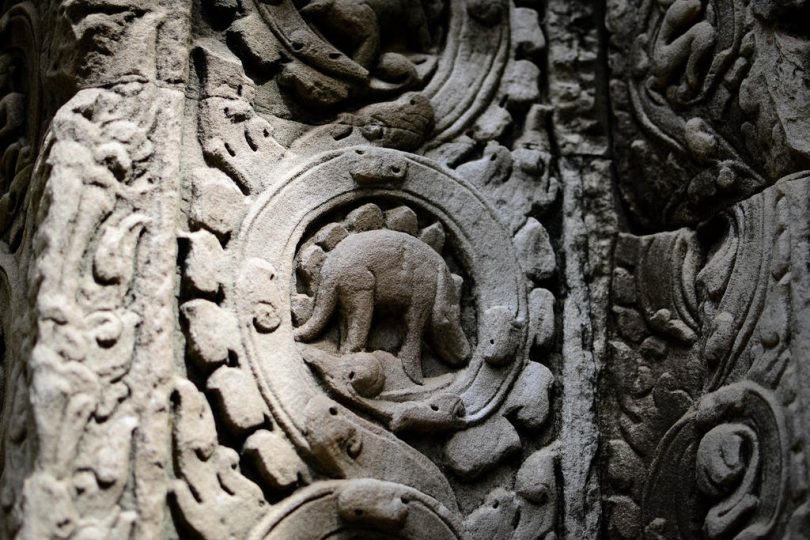 STEGOSAURUS STONE CARVING FOUND ON CAMBODIAN TEMPLE – Evolution is a Myth